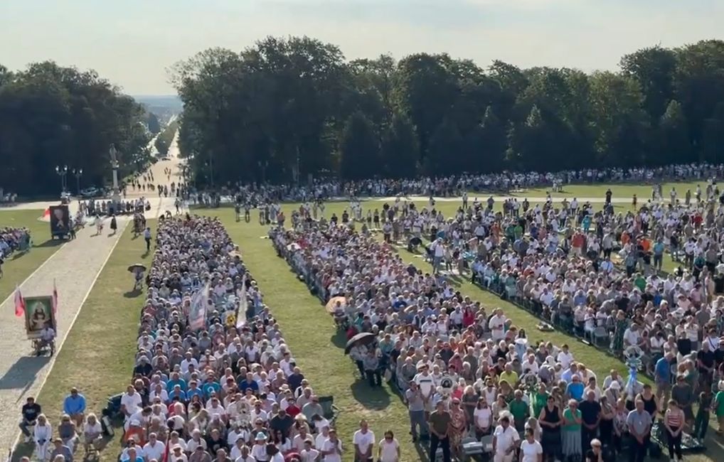 Polônia: 80.000 fiéis em peregrinação ao Santuário de Jasna Góra ...